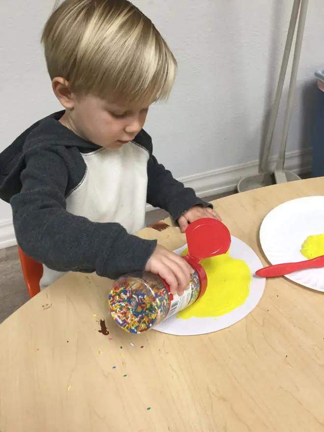 "Pete the Cat" Cupcake Craft - Carmel Mountain Preschool